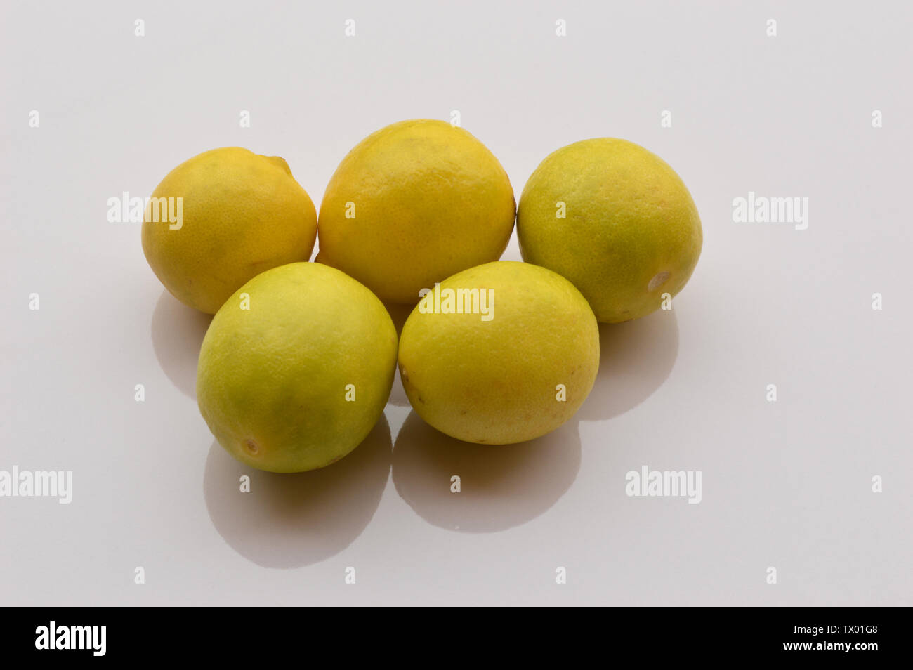 Freshn ripe yellow limes, bunch of fresh limes isolated on white ...