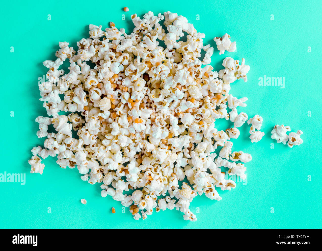 Teal background hi-res stock photography and images - Alamy