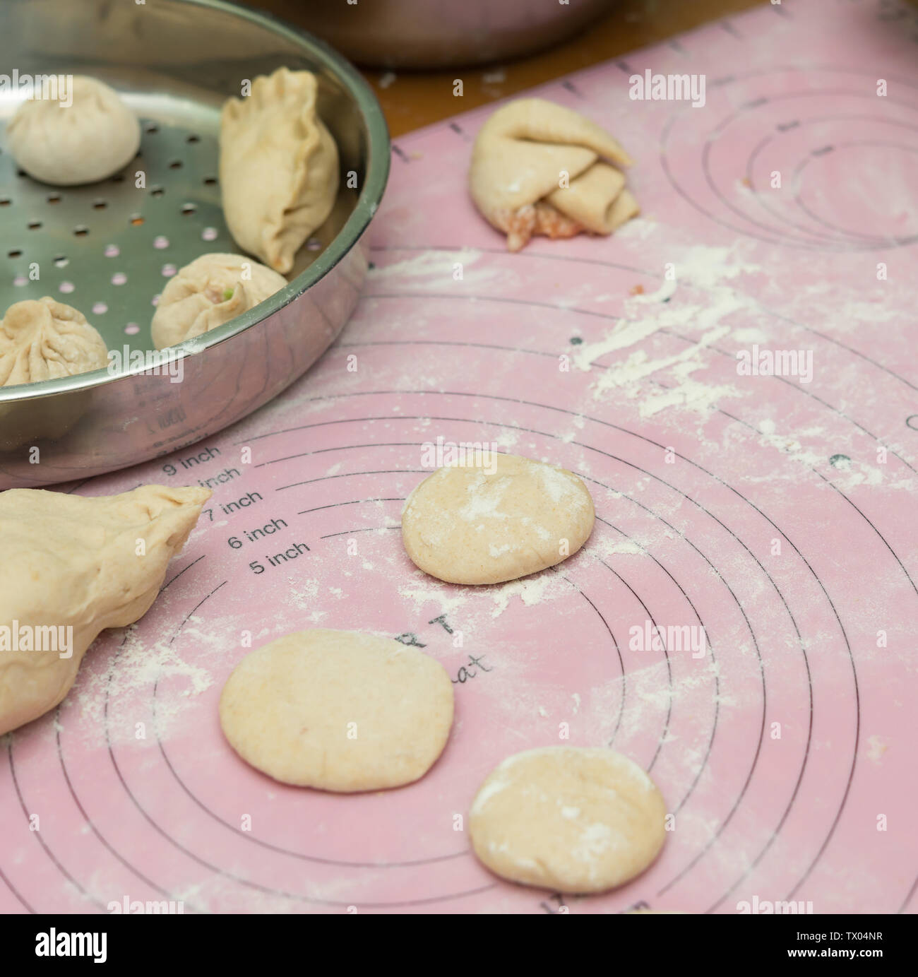 Making dumplings home square hi-res stock photography and images - Alamy