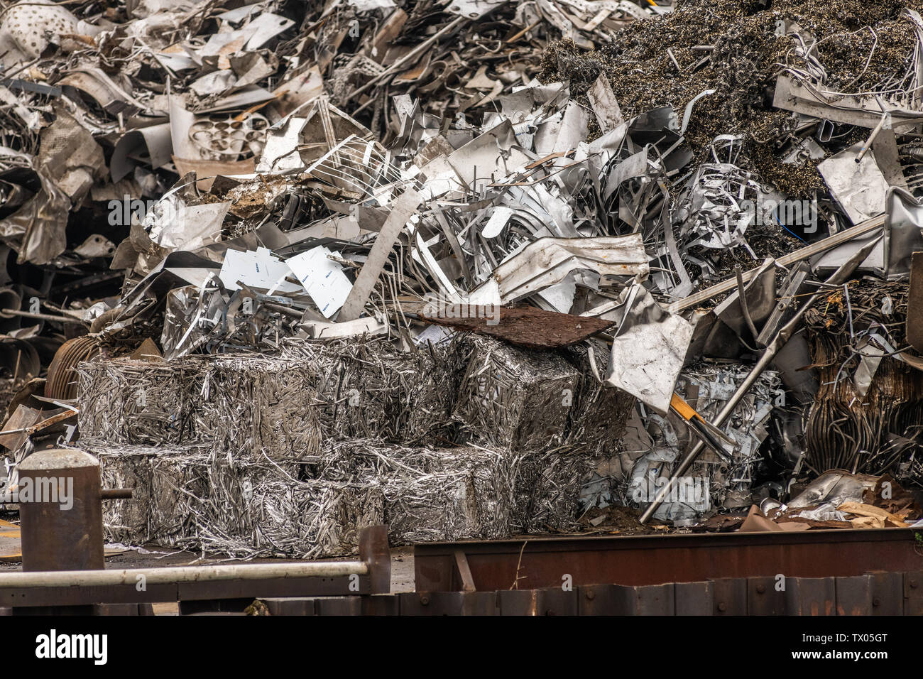 Pile of scrap metal at metal recycling facility Stock Photo - Alamy