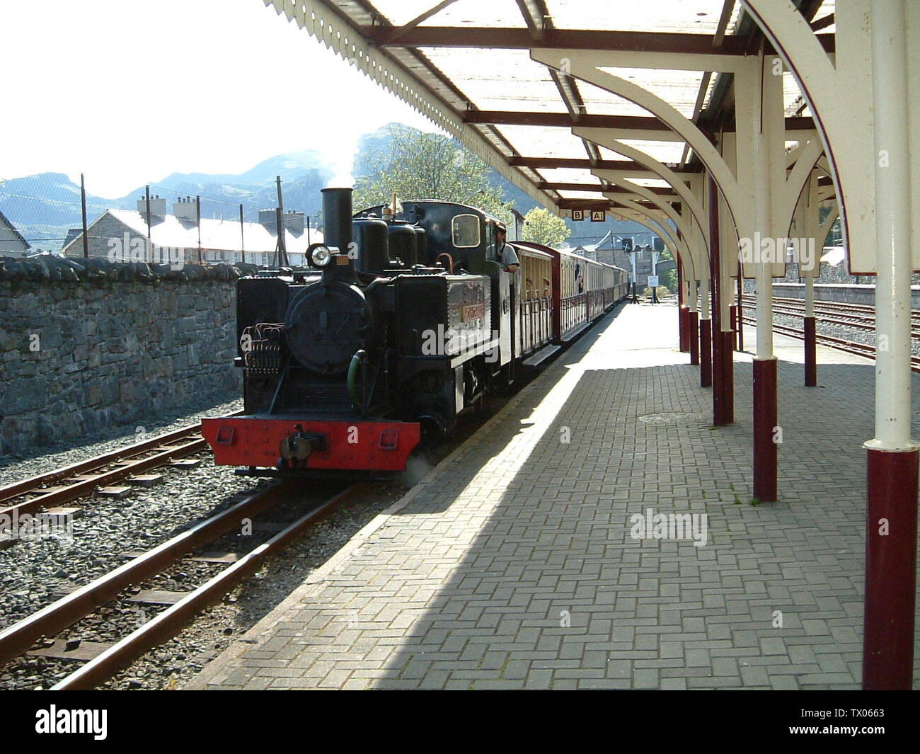 Ffestiniog railway mountaineer hi-res stock photography and images - Alamy