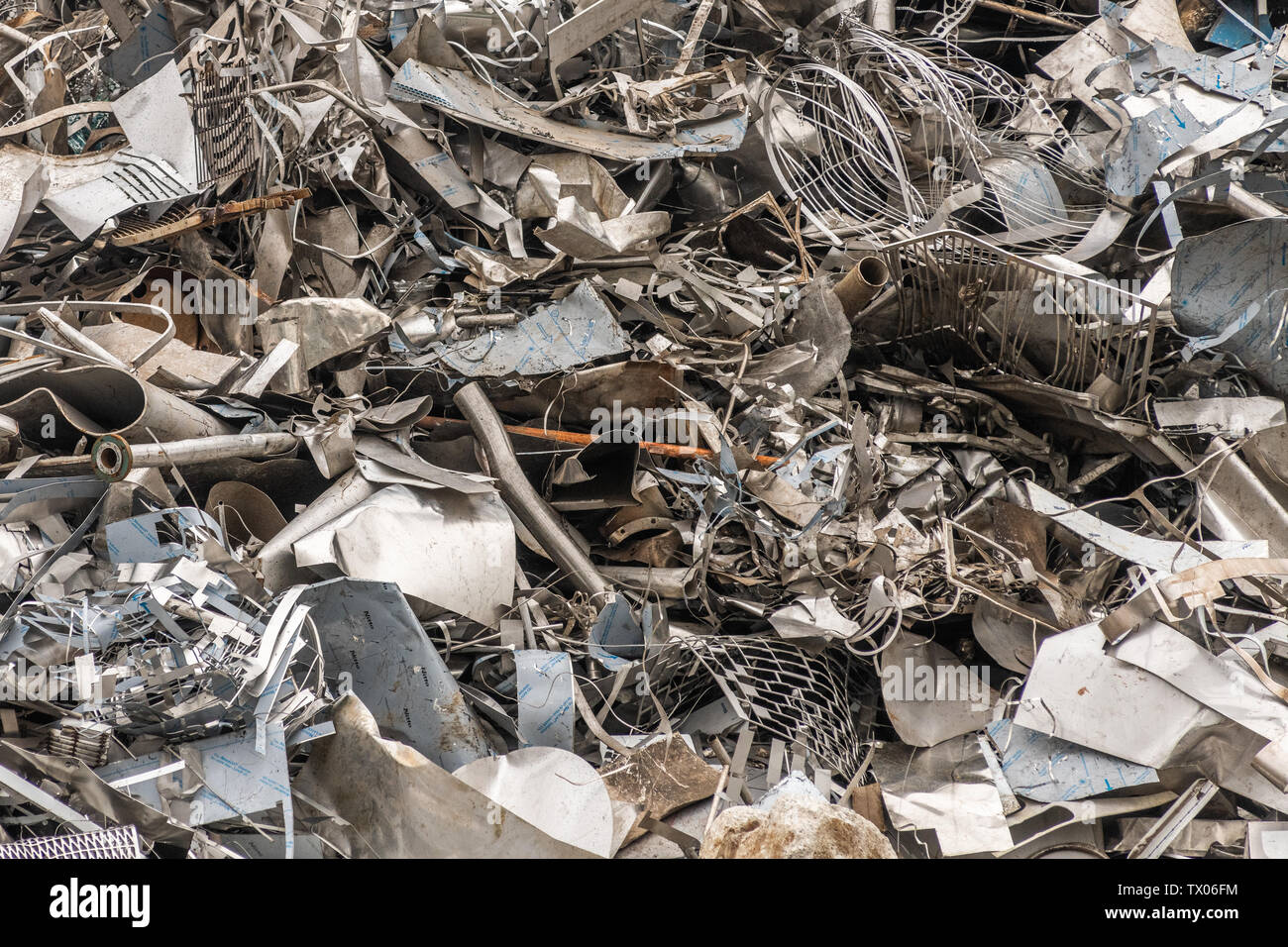Pile of scrap metal at metal recycling facility Stock Photo - Alamy