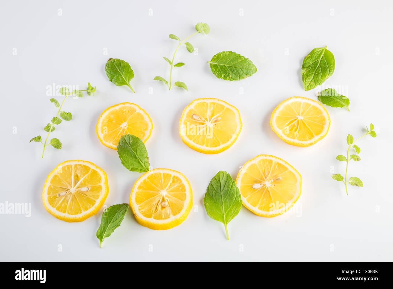 Drink slices lemon mint hi-res stock photography and images - Alamy