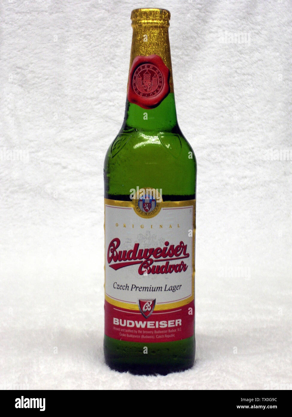 500ml bottle of budweiser budvar hi-res stock photography and images ...