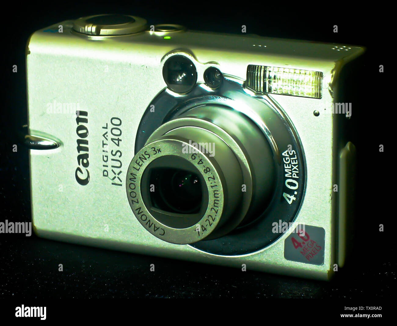 Digital ixus hi-res stock photography and images - Alamy