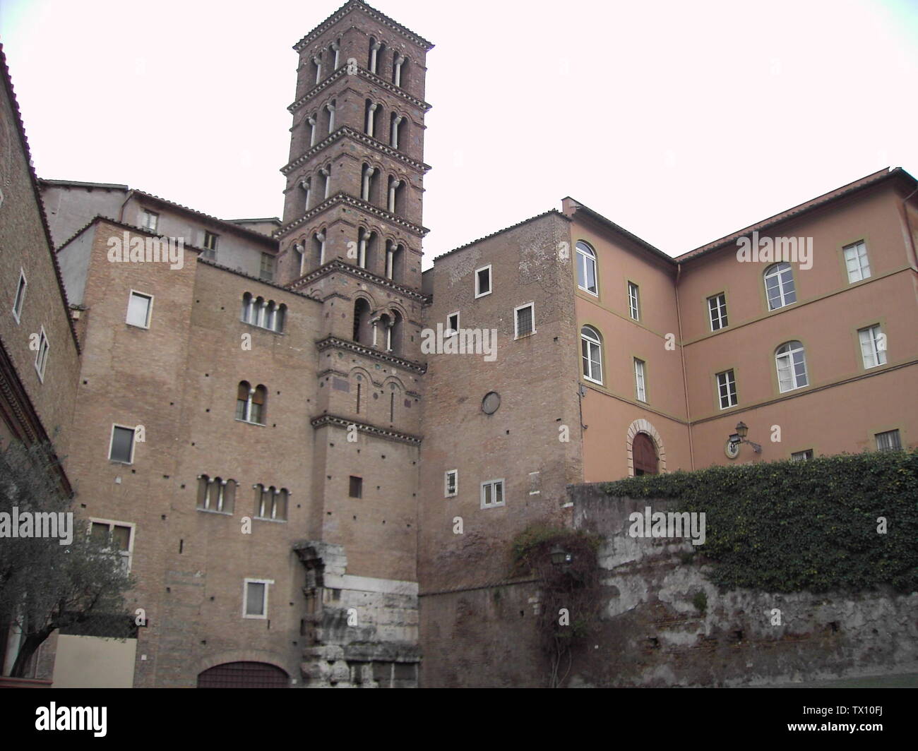 Campanile del tempio hi-res stock photography and images - Alamy