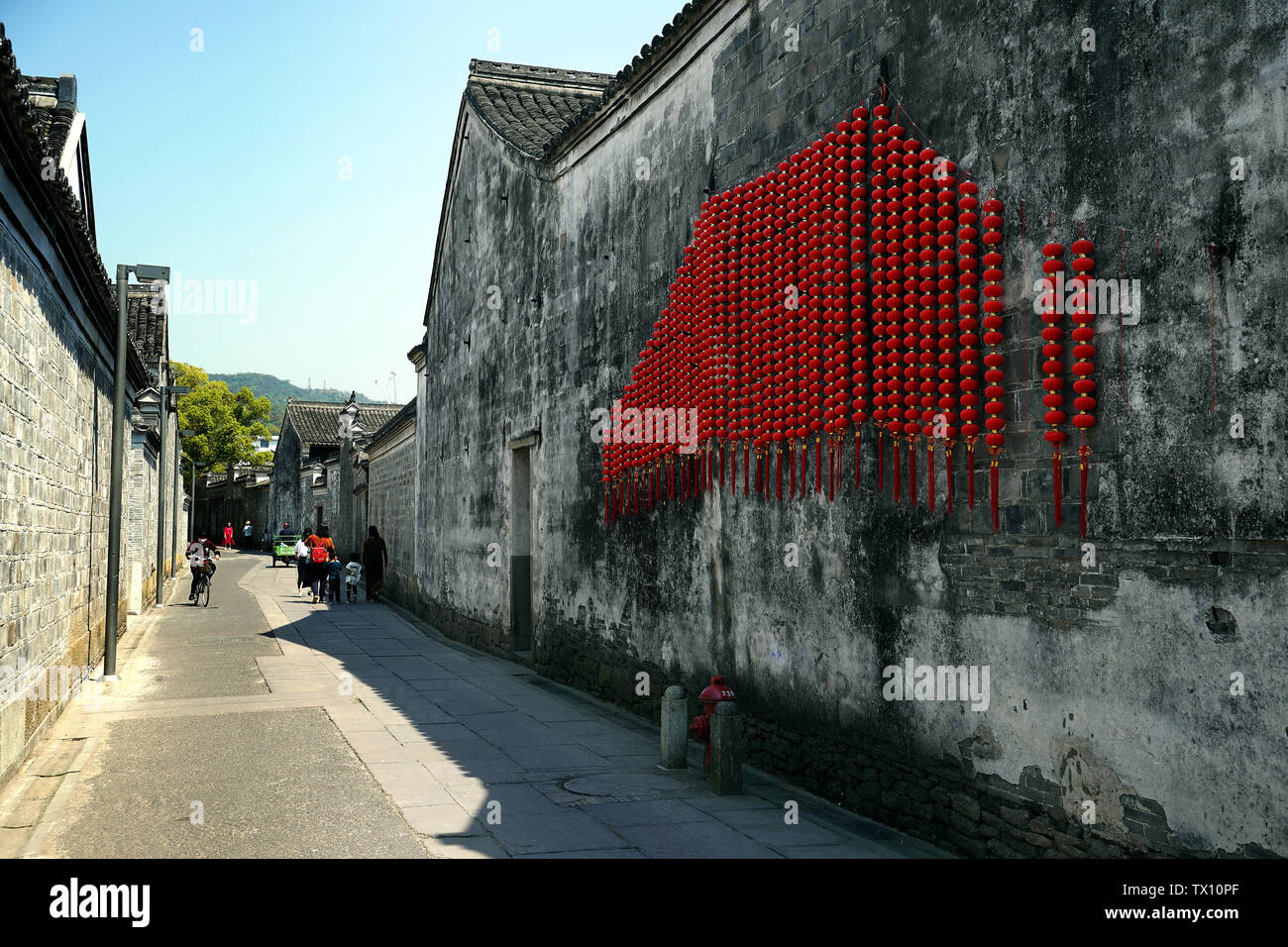 Old street of ningbo hi-res stock photography and images - Alamy