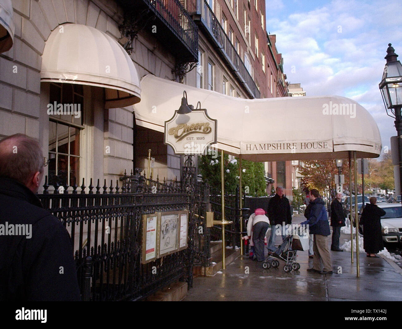 Ma bull and finch hi-res stock photography and images - Alamy