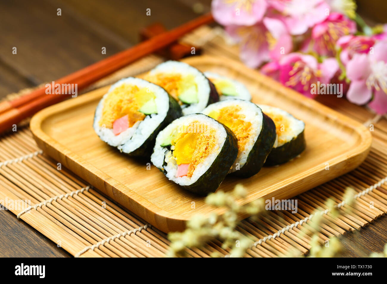 Korean Laver rice in bamboo plate Stock Photo - Alamy