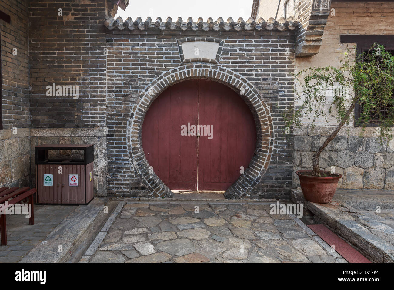 Chinese gothic building hi-res stock photography and images - Alamy
