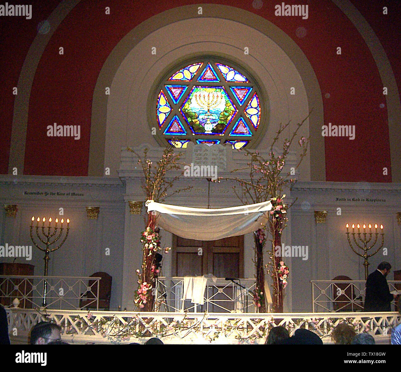 Jewish wedding canopy hi-res stock photography and images - Alamy