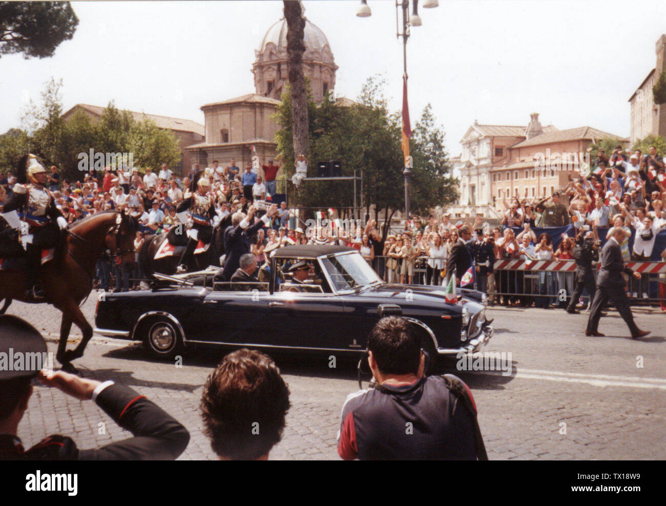 2002 army hi-res stock photography and images - Alamy