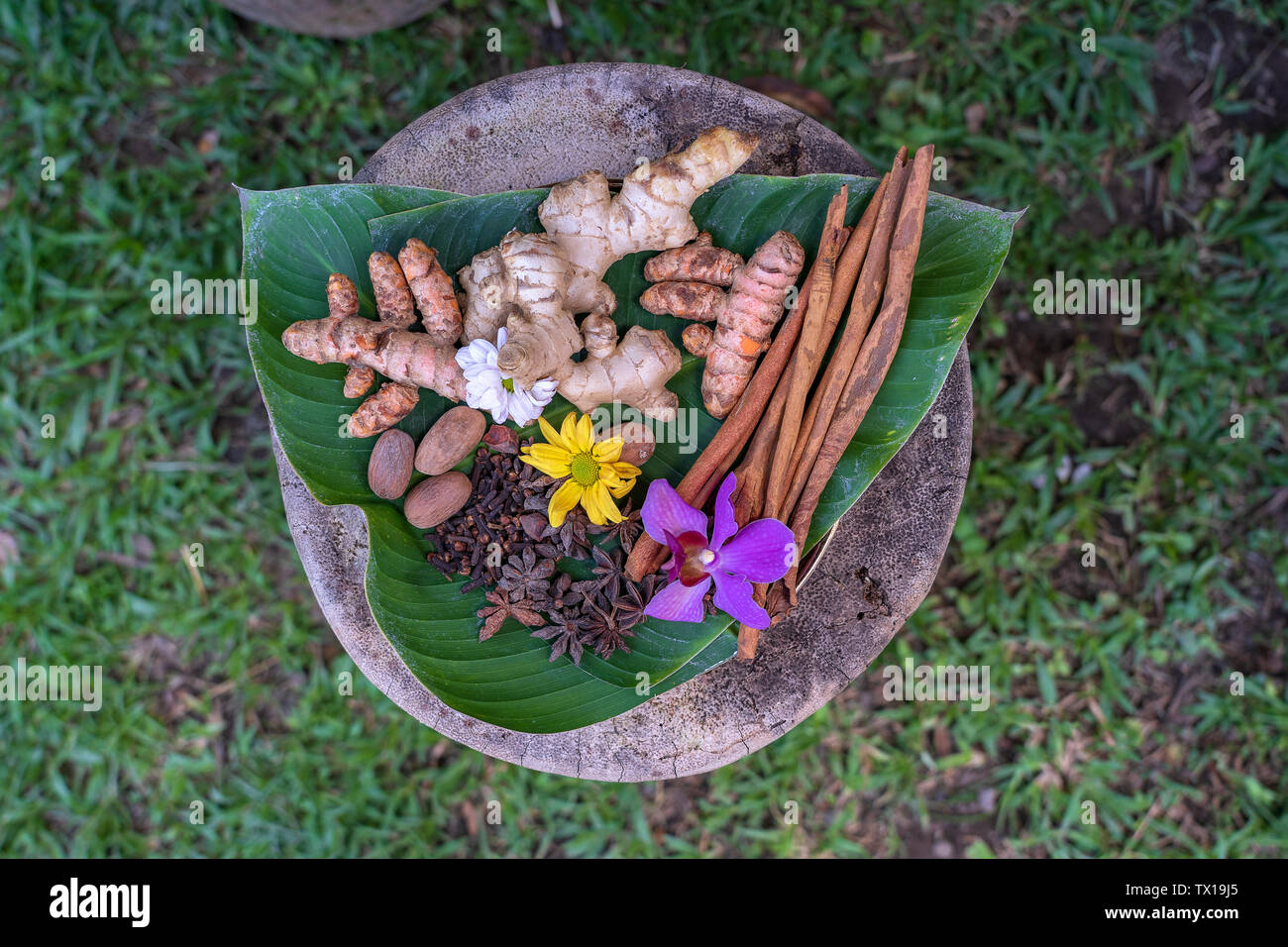 Fragrant spices on a green leaf, close up, top view, Indonesia Stock ...