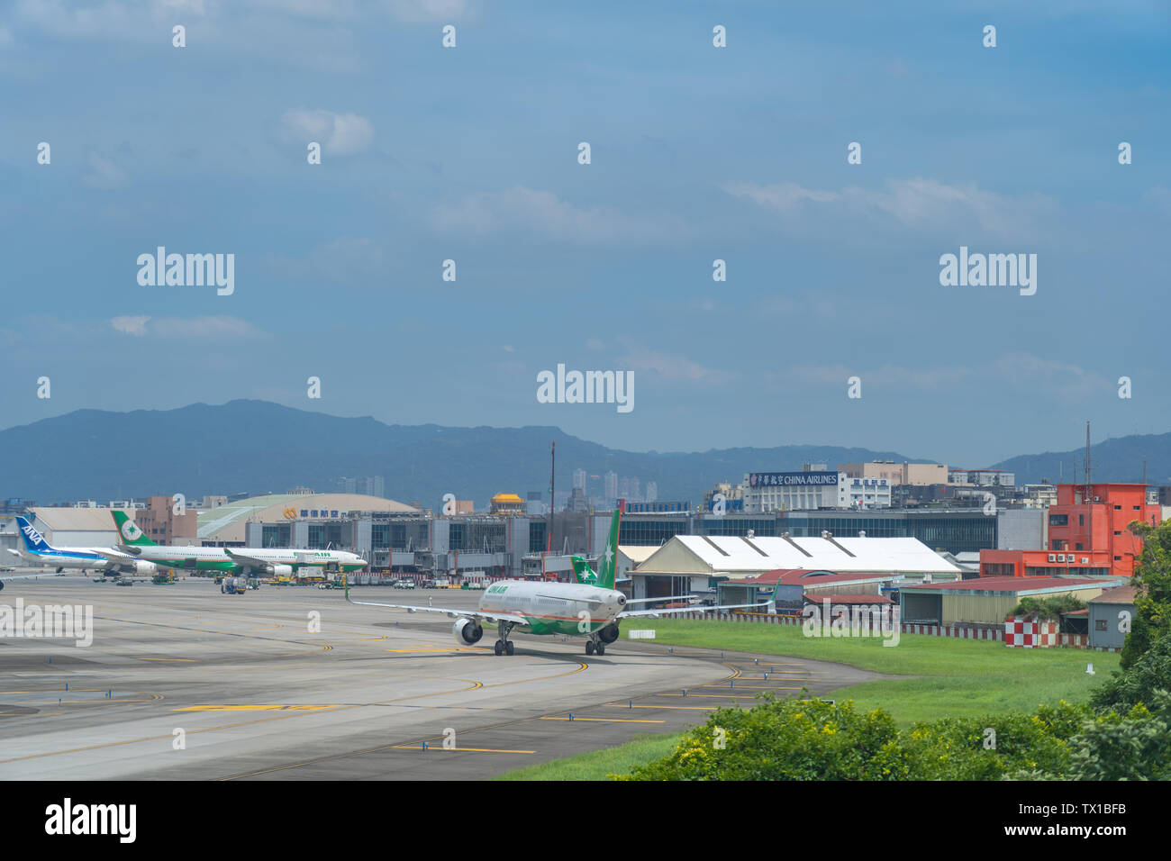 Songshan mrt station hi-res stock photography and images - Alamy