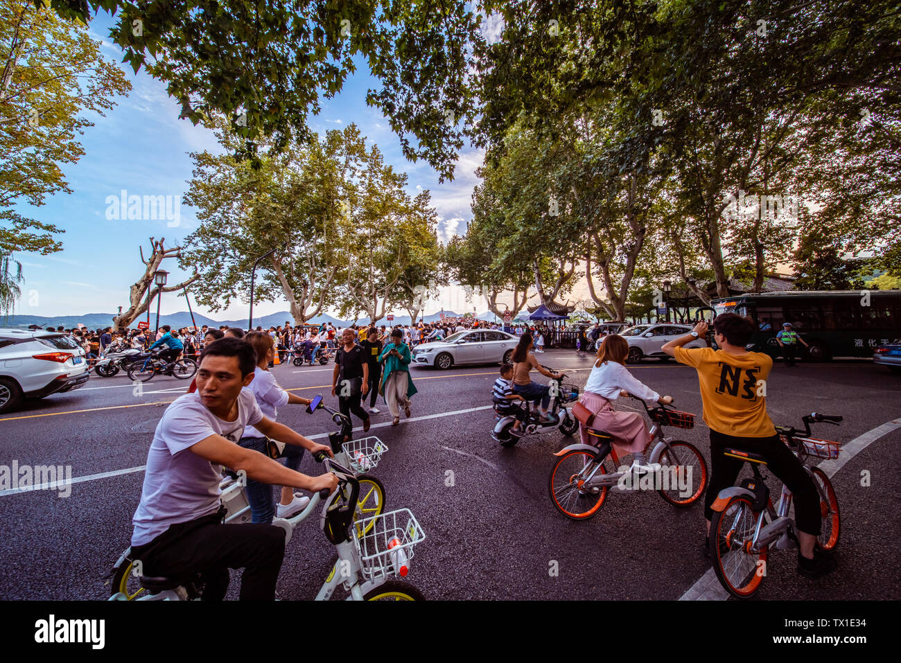 Hangzhou West Lake for National Day Week Stock Photo - Alamy