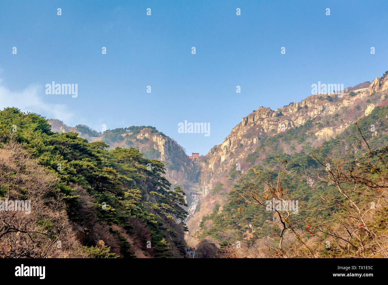Taishan shandong hi-res stock photography and images - Alamy