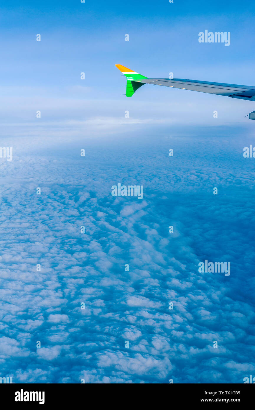 Sky aircraft airlines flying daylight transportation system hi-res ...