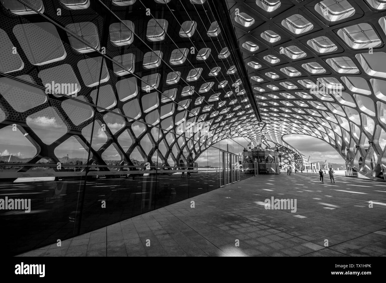 Monochrome building geometry Stock Photo - Alamy