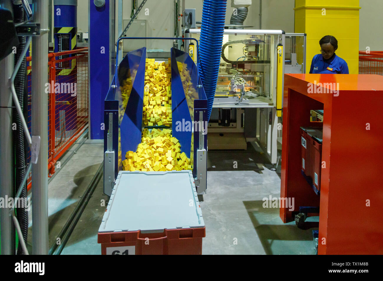 Lego brick mold hi-res stock photography and images - Alamy