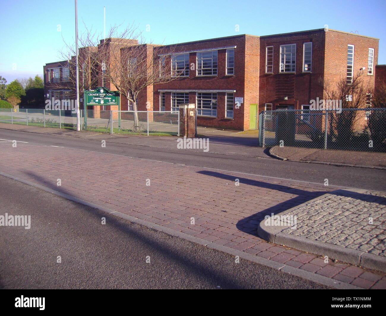 School commons hi-res stock photography and images - Alamy