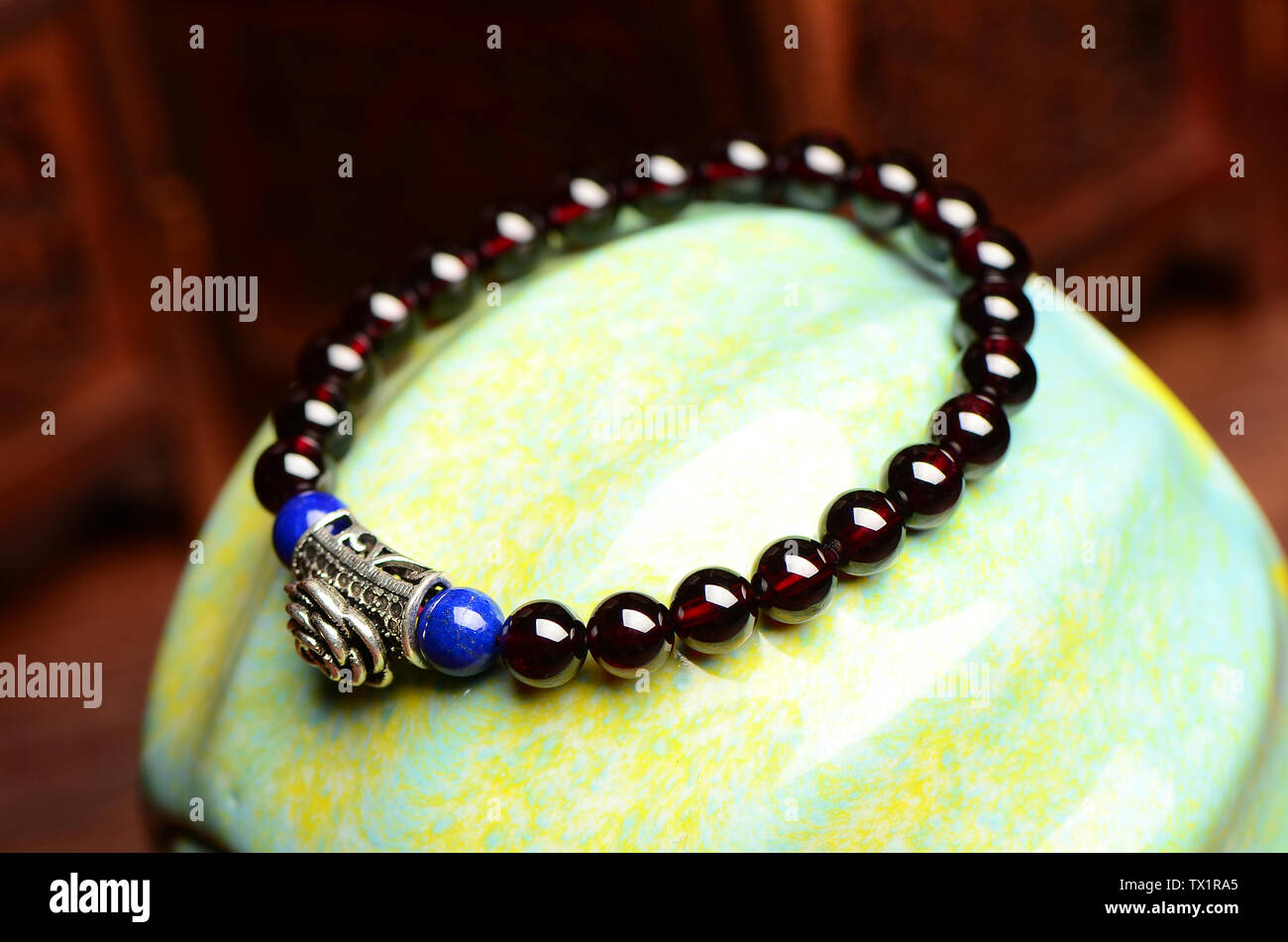 Garnet hand string hi-res stock photography and images - Alamy