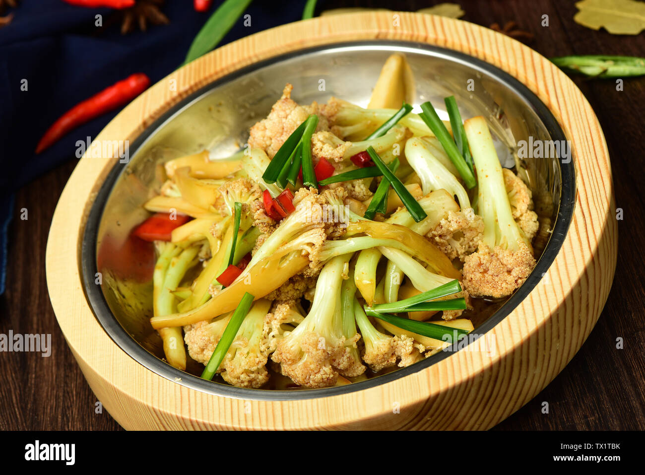 Dry pot cauliflower Stock Photo - Alamy