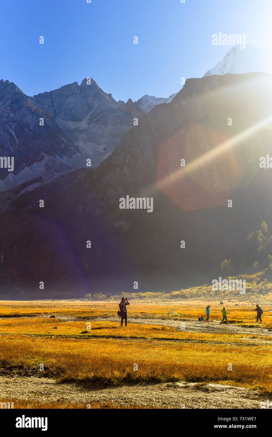 Yadin sanshen mountain hi-res stock photography and images - Alamy