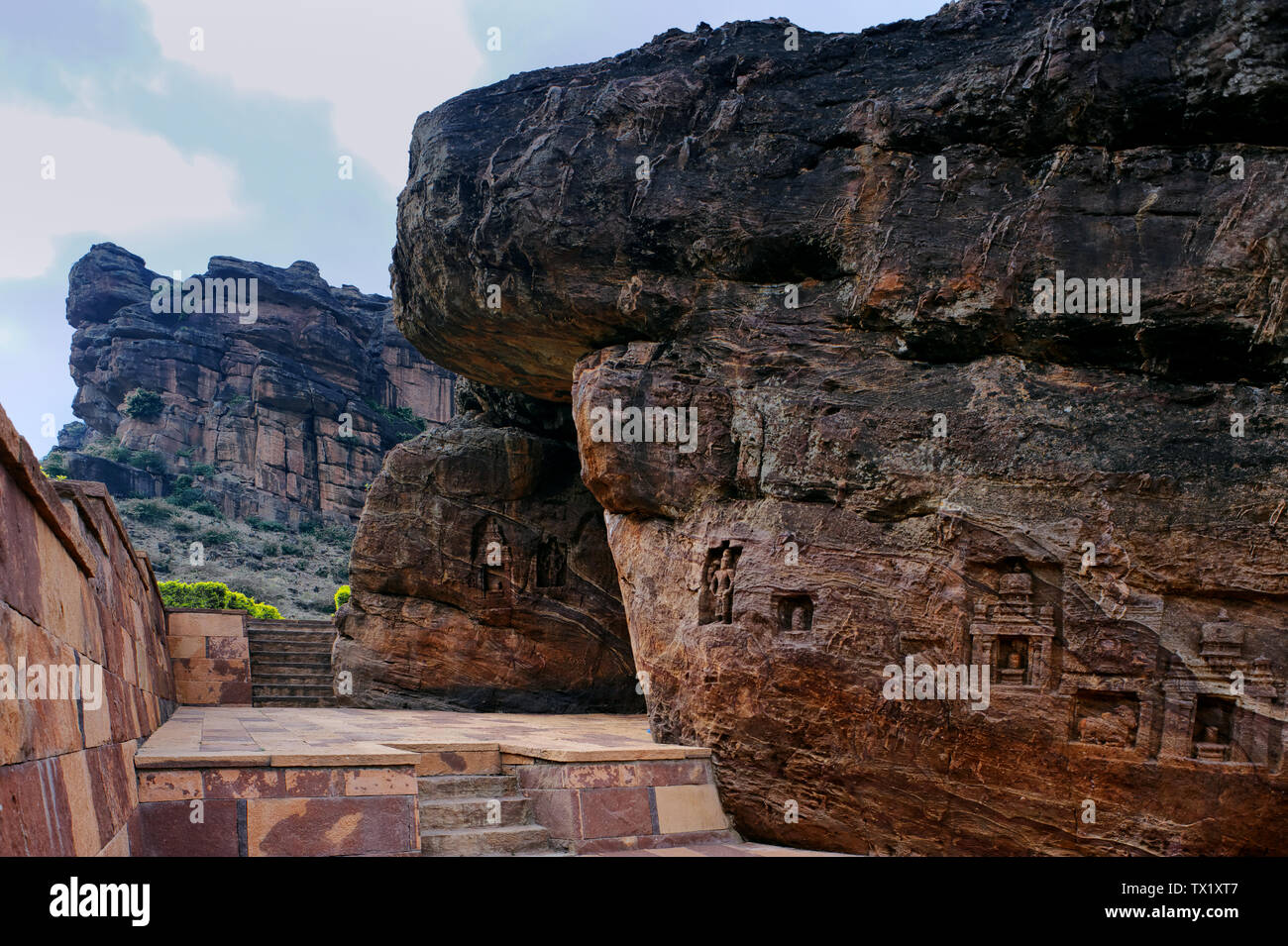 07 Jun 2008 Natural Cave (Shrine)-Badami Fort BADAMI-Karnataka-INDI ...