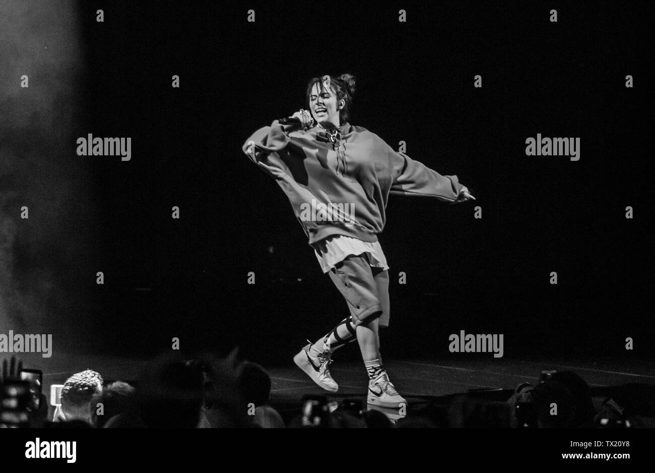 Billie eilish concert hi-res stock photography and images - Alamy