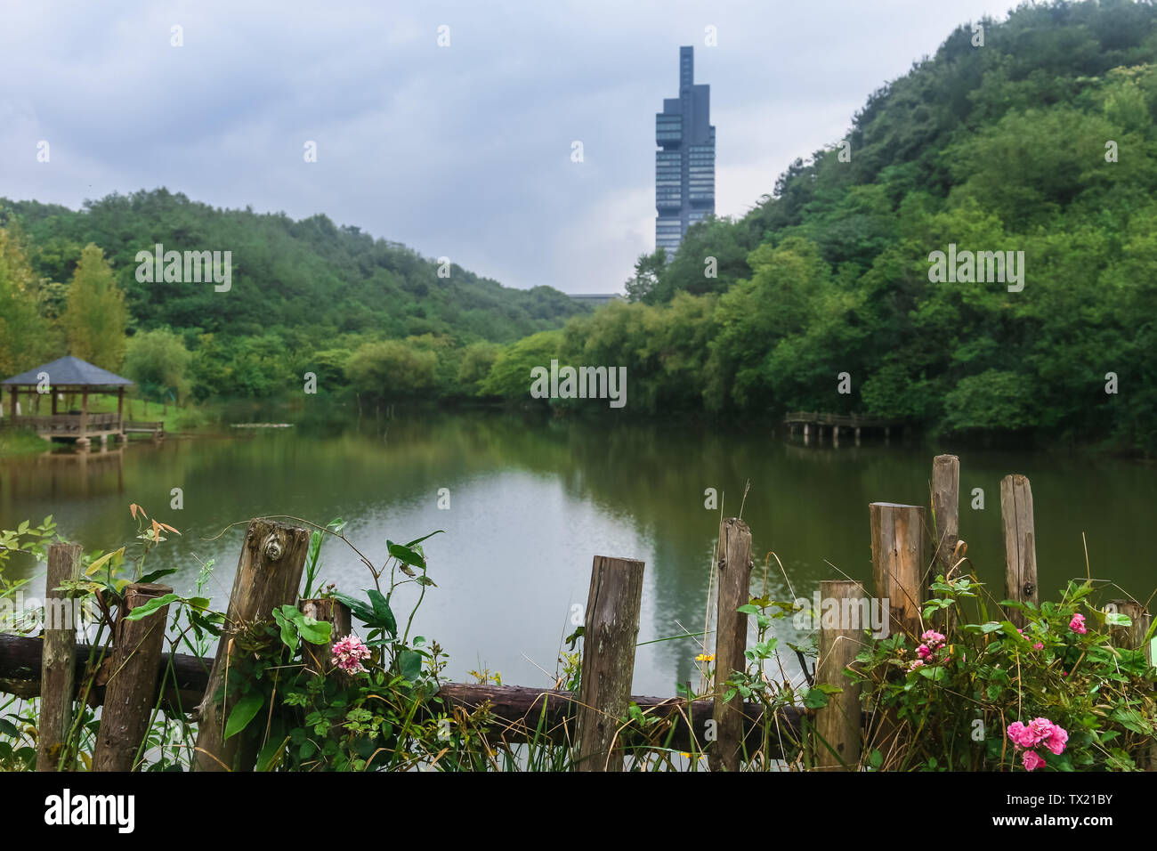 Guanshan Lake, Guiyang City, Guizhou, after the rainy rainy season ...