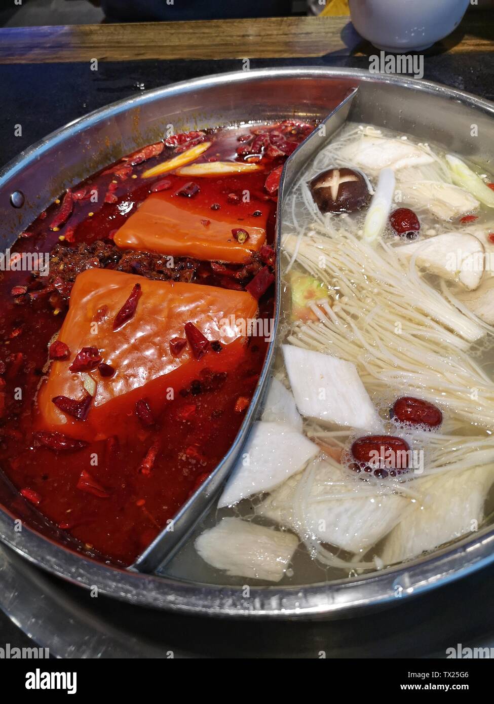 Mandarin duck hotpot hi-res stock photography and images - Alamy