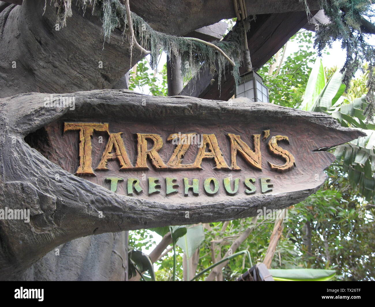Tarzans treehouse hi-res stock photography and images - Alamy