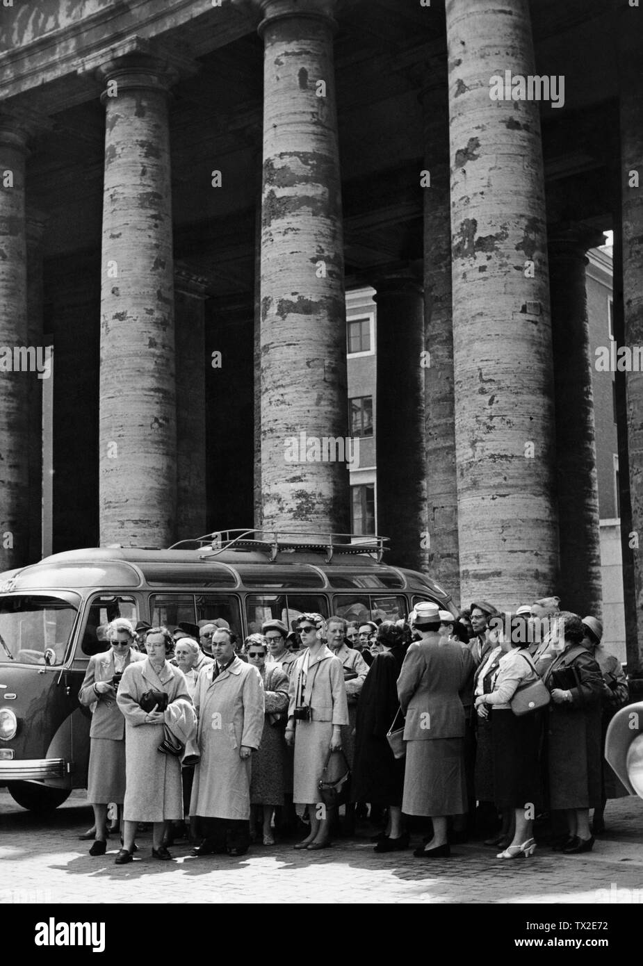 Tourists group italy Black and White Stock Photos & Images - Alamy