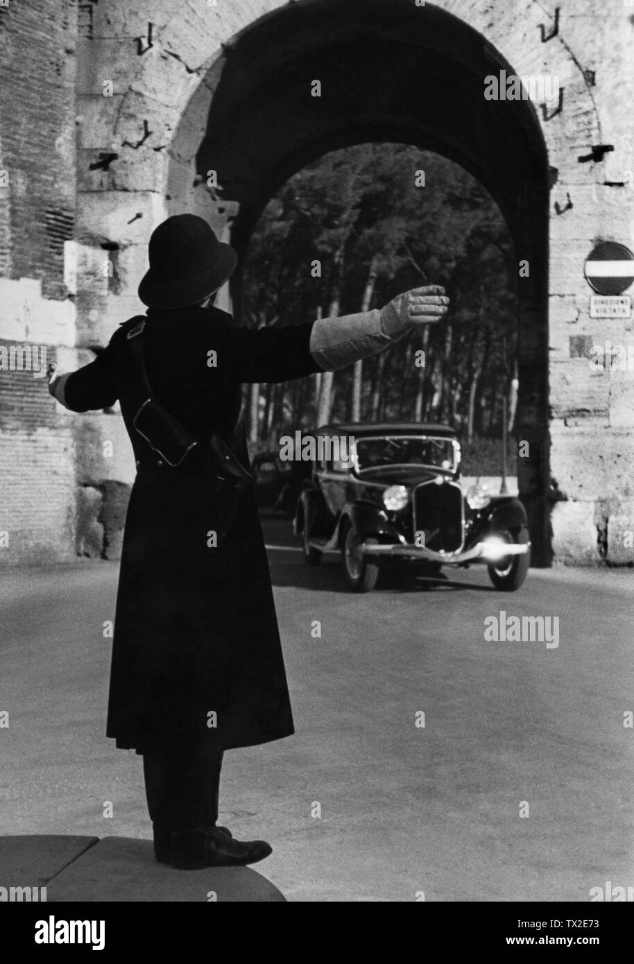 Italy, Rome, a traffic policeman at Porta Pinciana, 1930-40 Stock Photo ...
