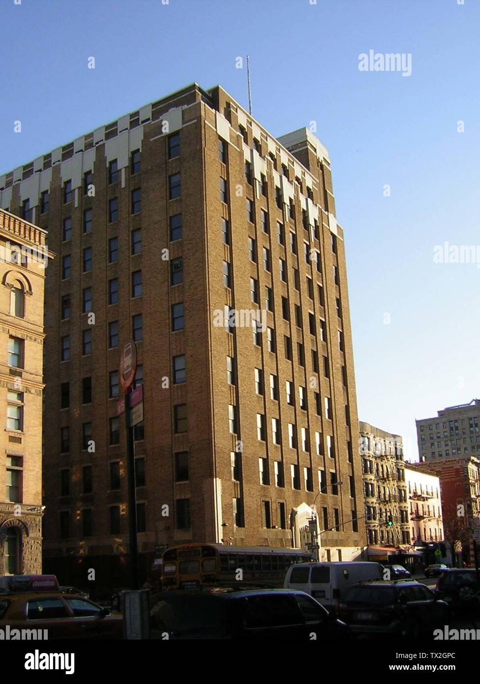 East 13th street new york hi-res stock photography and images - Alamy