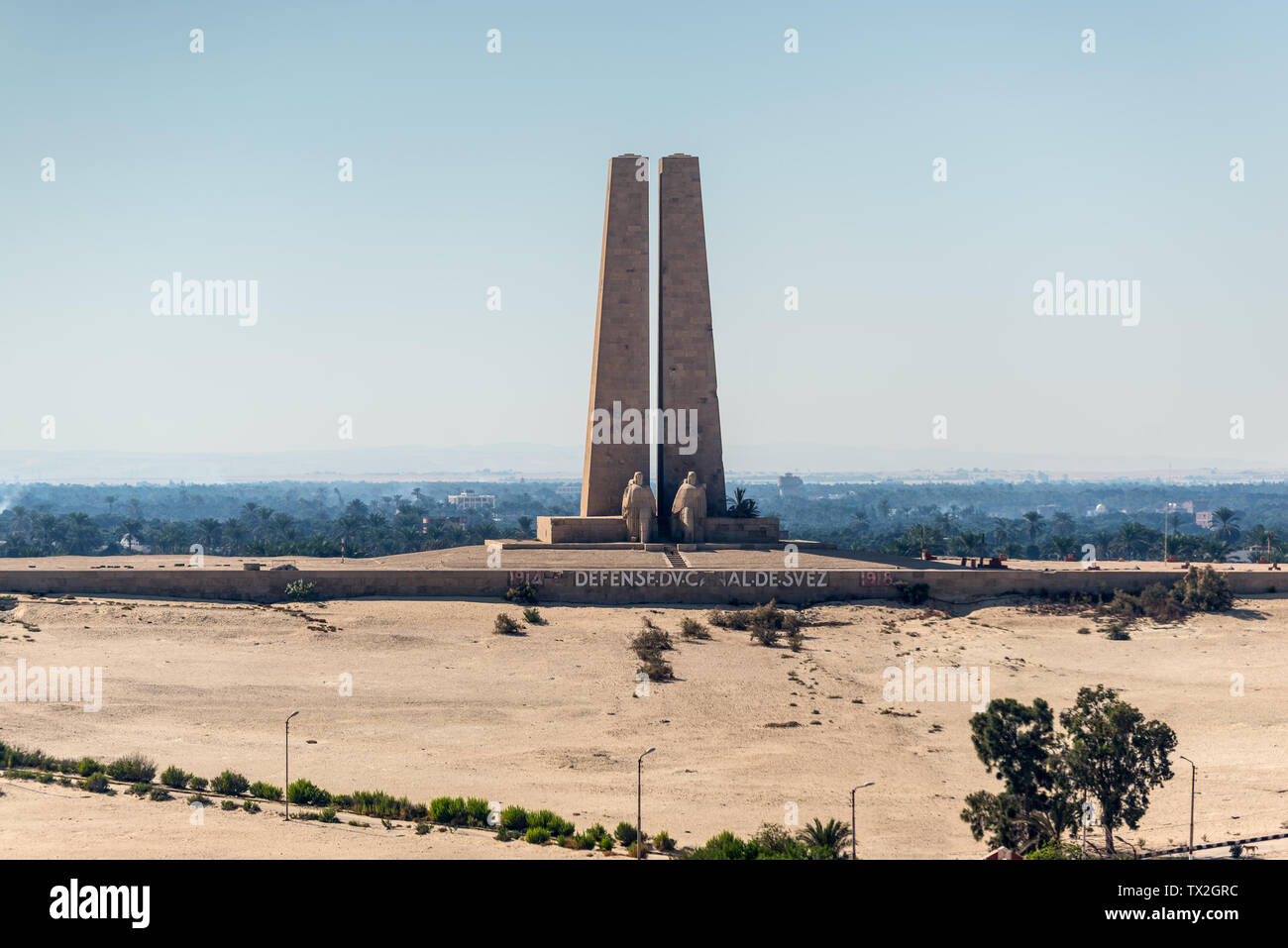 War memorial at suez canal hi-res stock photography and images - Alamy
