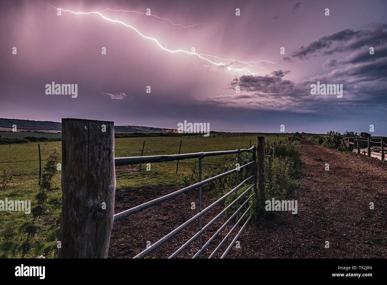 Lightening across countryside hi-res stock photography and images - Alamy