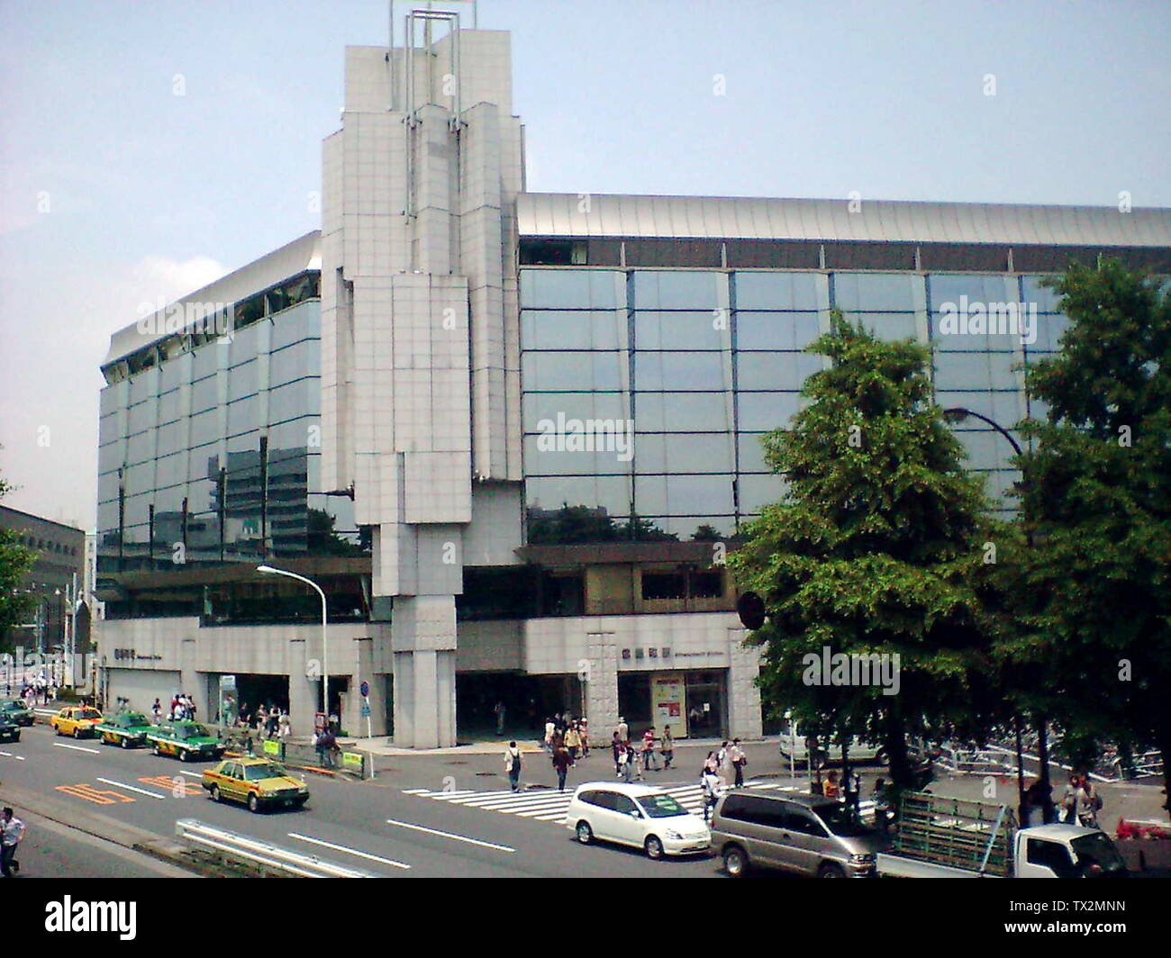 Shinanomachi station hi-res stock photography and images - Alamy