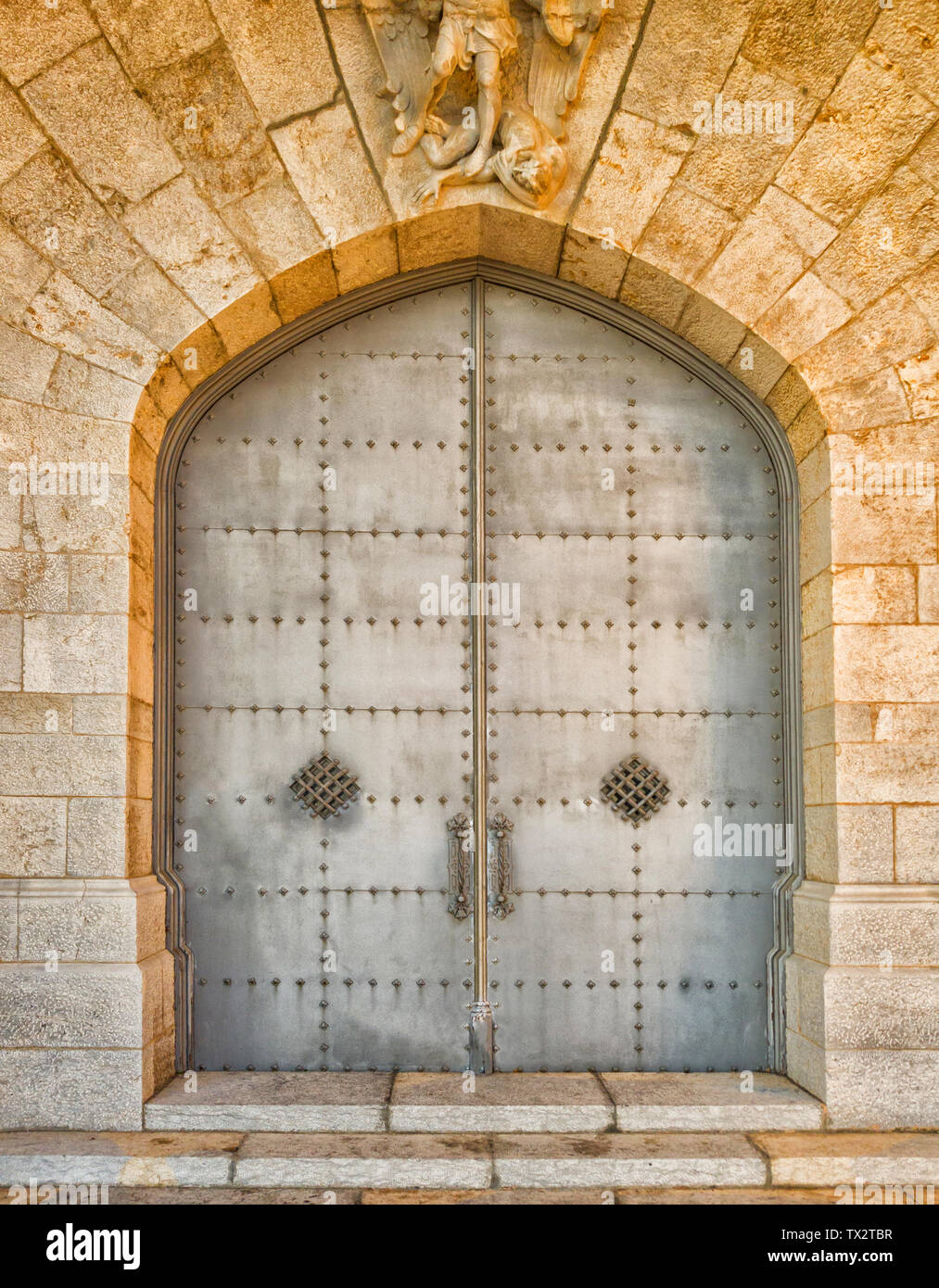 Old arch with steel pattern hi-res stock photography and images - Alamy