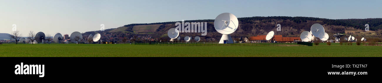 Erdfunkstelle fuchsstadt hi-res stock photography and images - Alamy