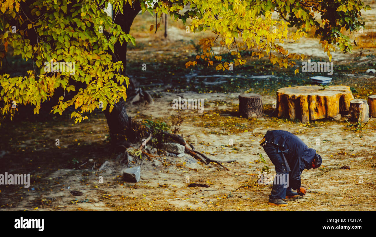 Old man fallen over hi-res stock photography and images - Alamy