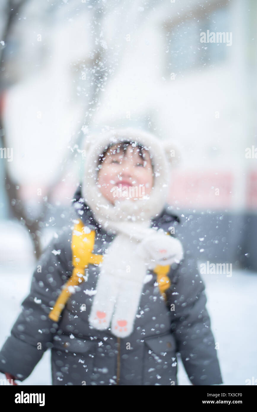 Snow scenery, children, snowman, snow, budding baby, happy, growing up ...