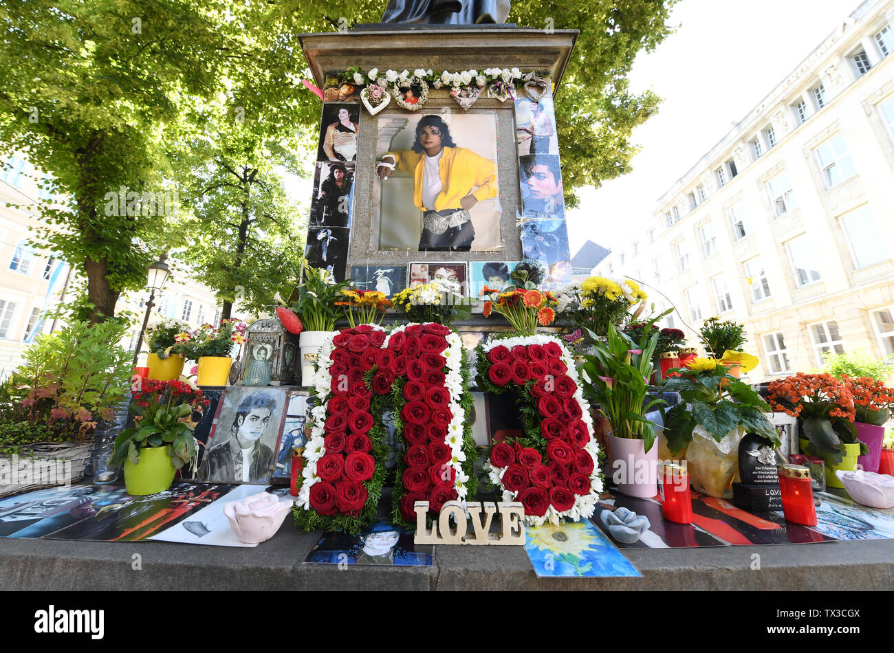 Mj letters hi-res stock photography and images - Alamy