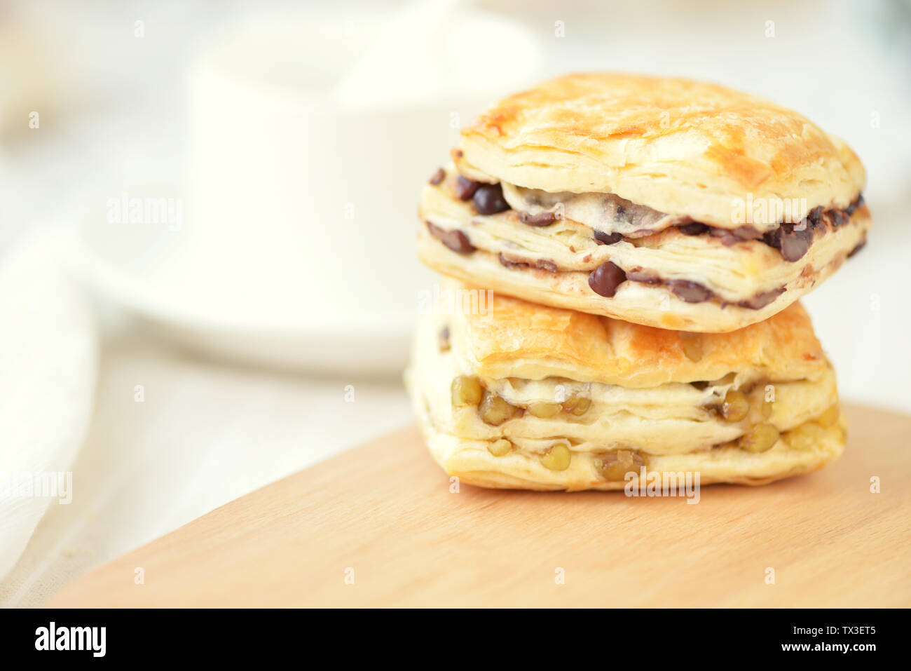 Still life diagram of pastry pastry Stock Photo - Alamy