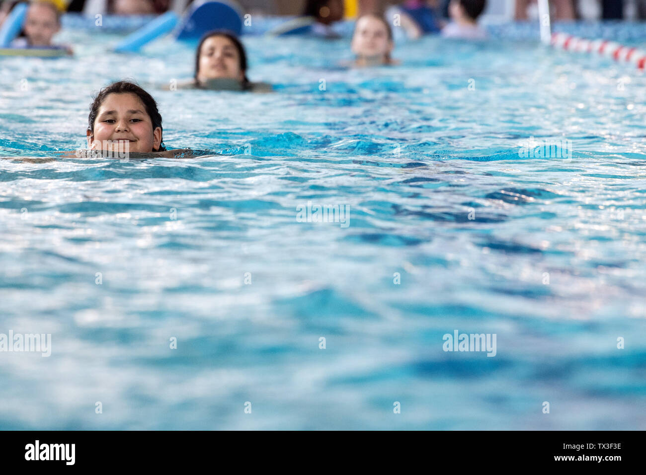 Stand swimming pools hi-res stock photography and images - Alamy