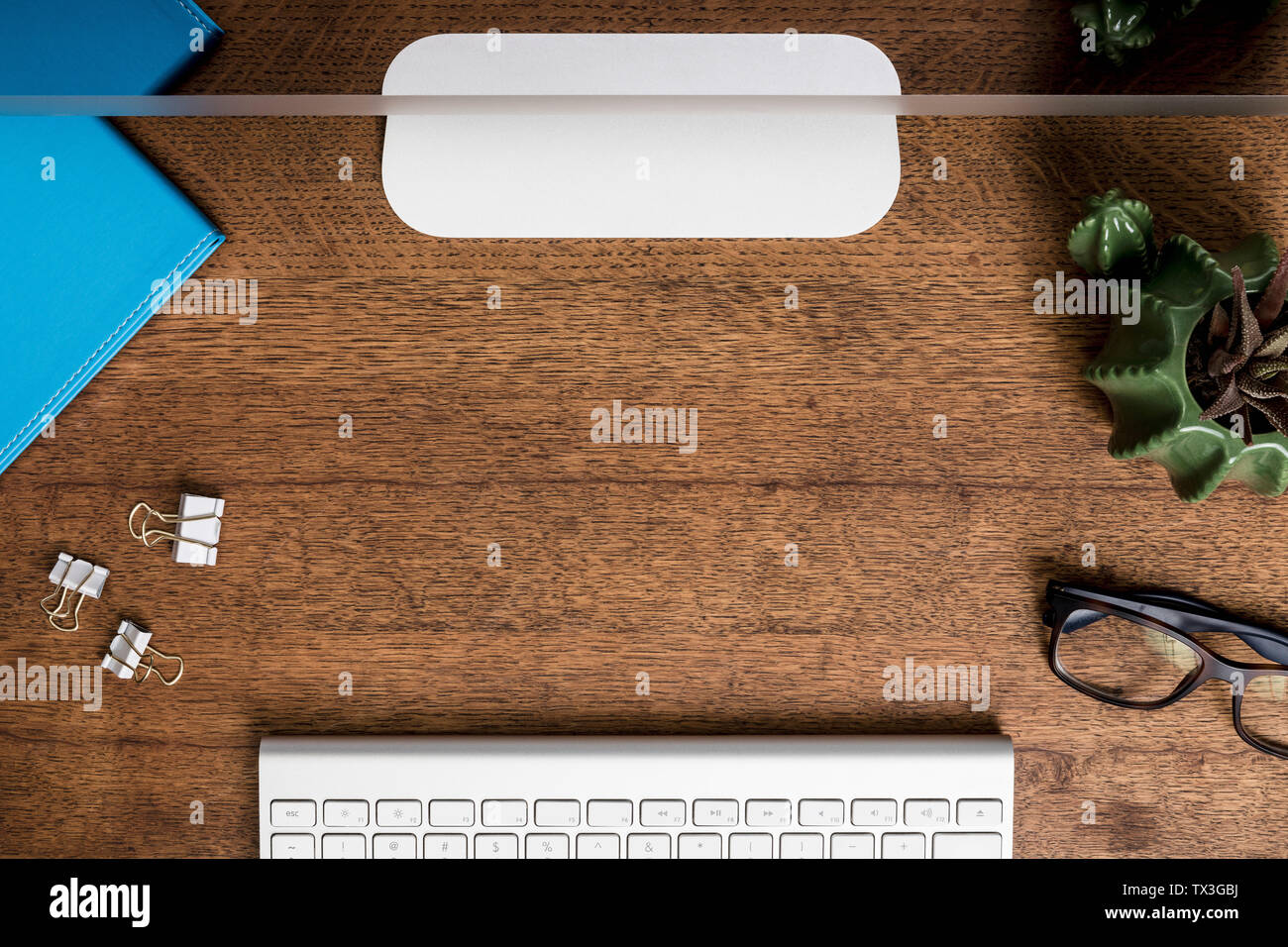 Desk horizontal hi-res stock photography and images - Alamy