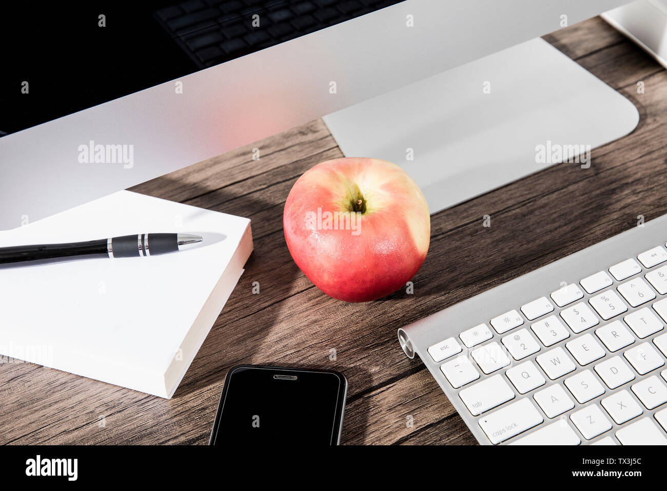 Desk horizontal hi-res stock photography and images - Alamy