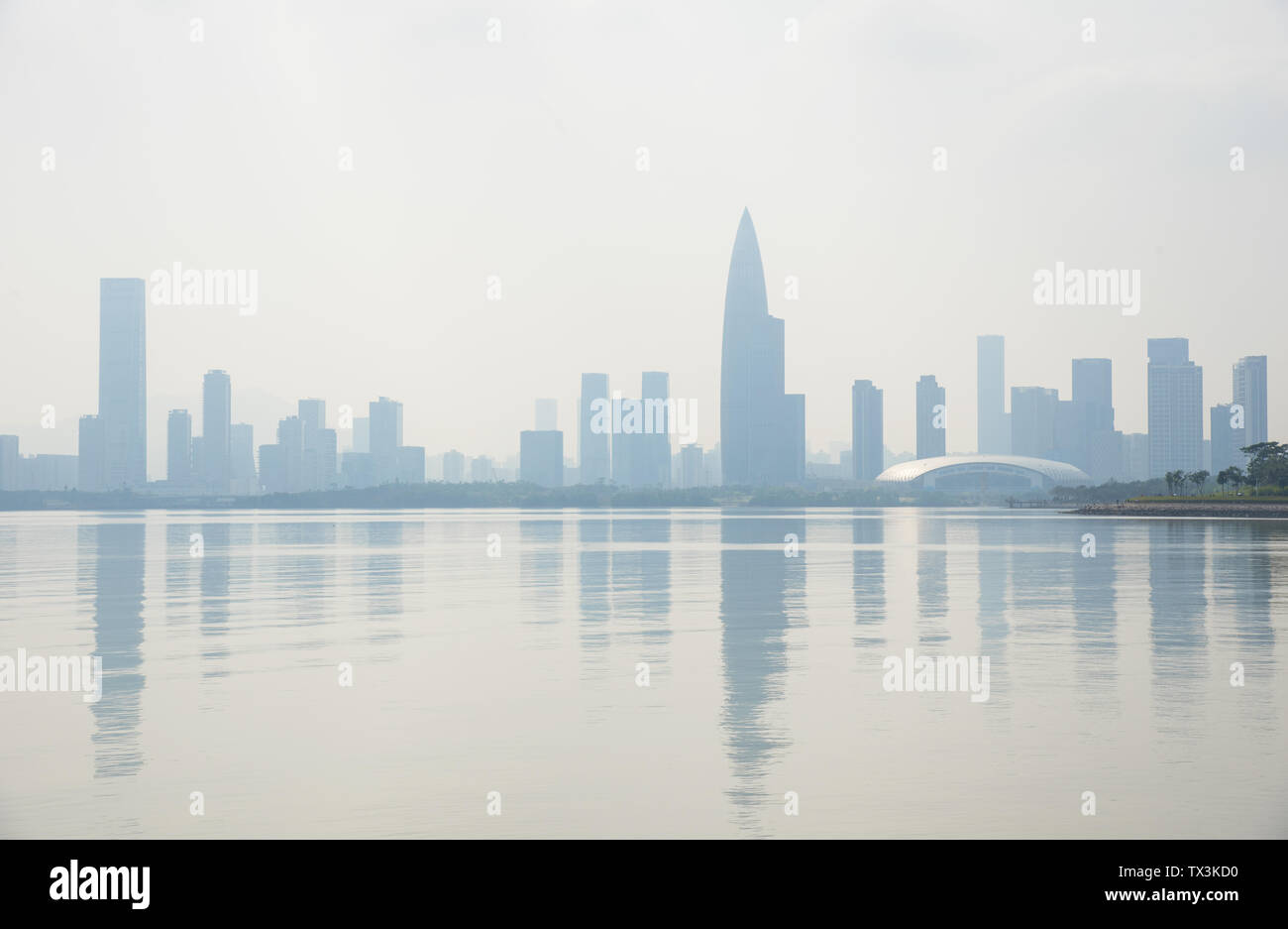 High rise building seaside waters hi-res stock photography and images ...