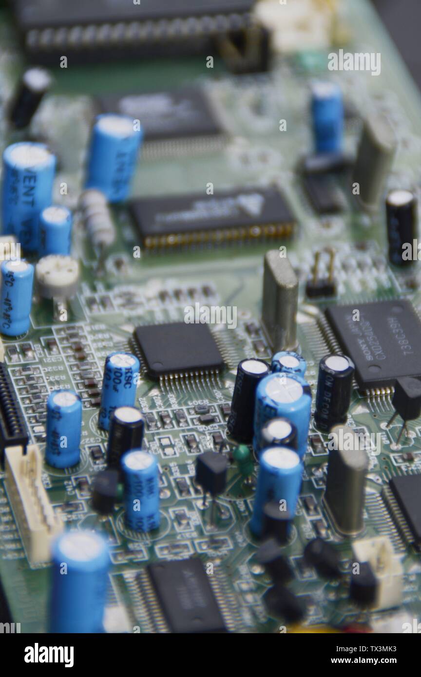 Microscopic circuits hi-res stock photography and images - Alamy