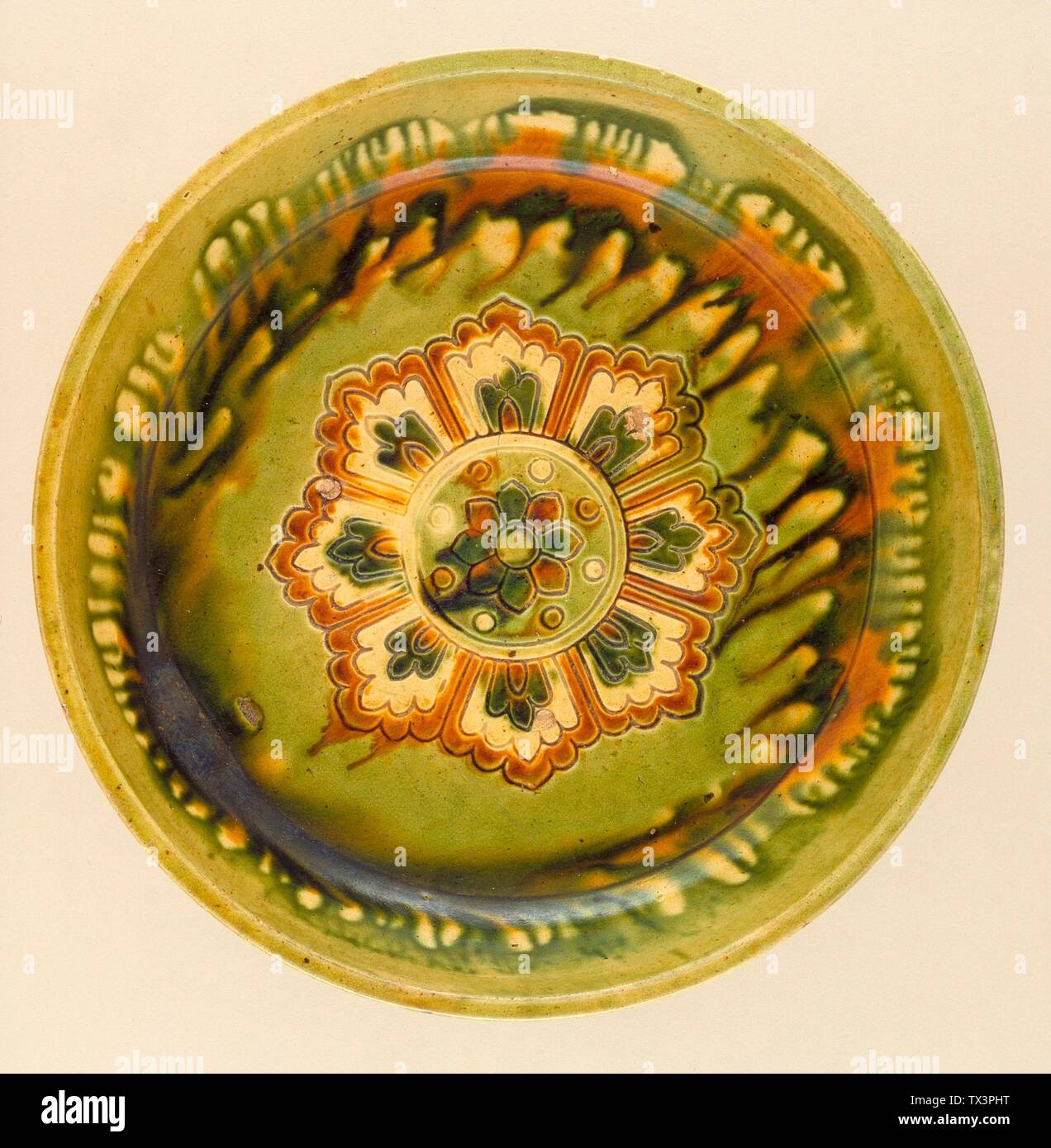 Chinese roundel hi-res stock photography and images - Alamy